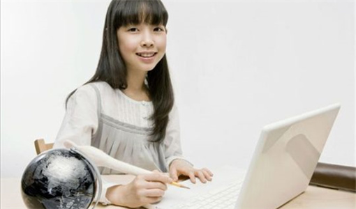 暑假即将来临,双职工家庭的孩子单独留在家里是否可取? 智择优择校平台